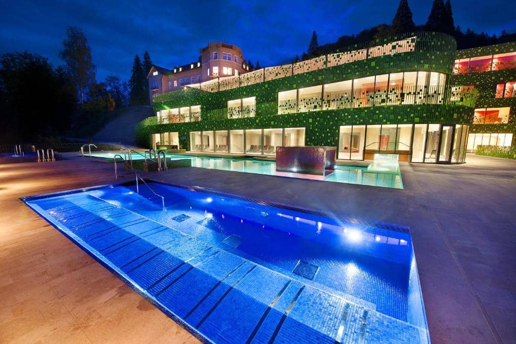 Hotel ZDRAVILIŠKI DVOR - Travelland